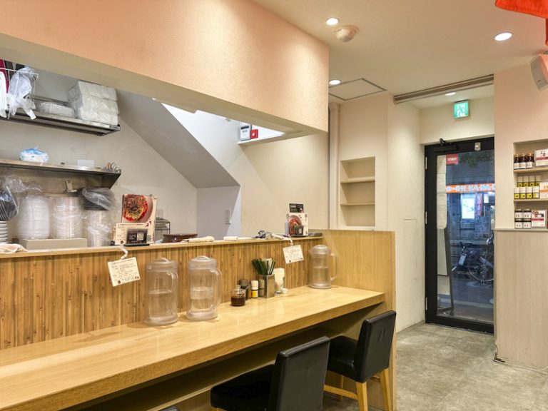 【新宿西口の二郎系担担麺】『175°DENO担担麺 TOKYO』の「一七五郎(G系担担麺)」と「黒ごま担担麺(汁あり)」を実食！